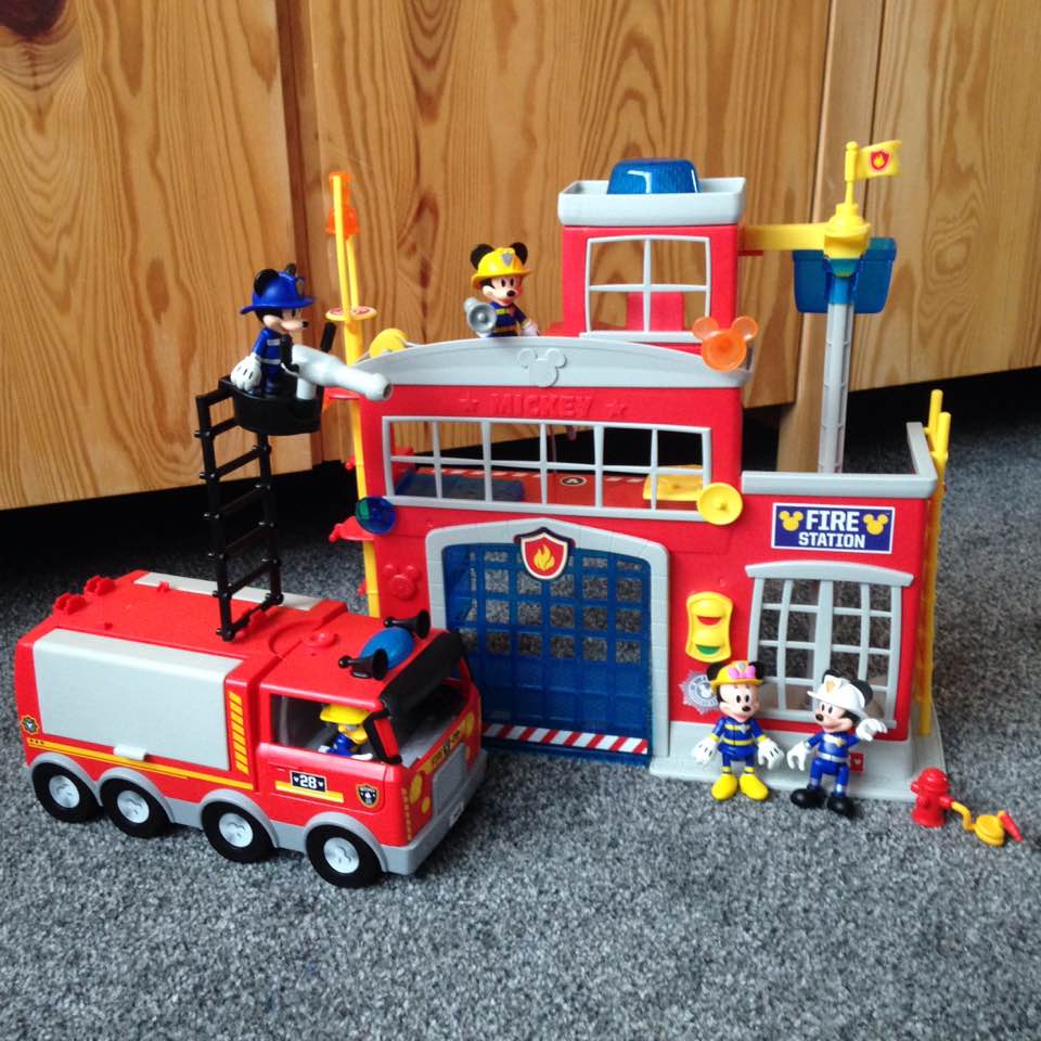 Jess & Bodhi: IMC Mickey mouse clubhouse Fire set * PLAY & REVIEW