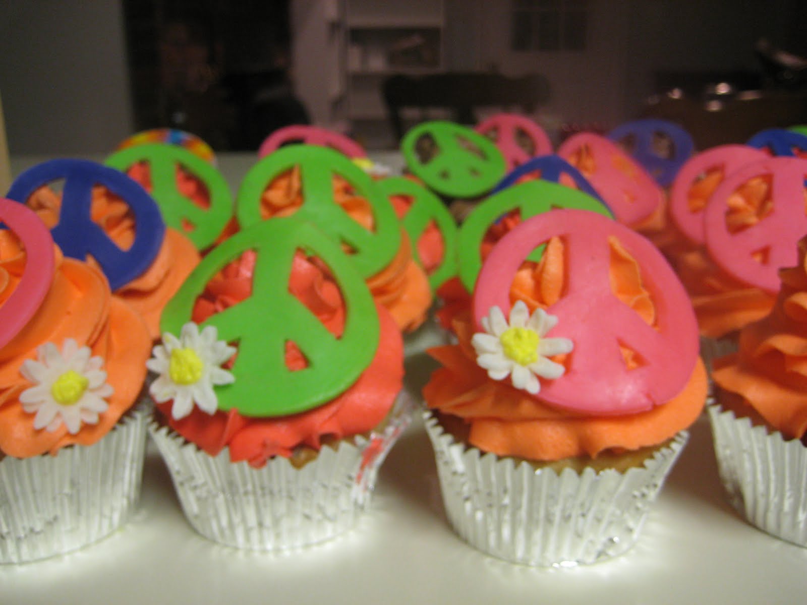 Sweetie's: Peace Sign Cupcakes
