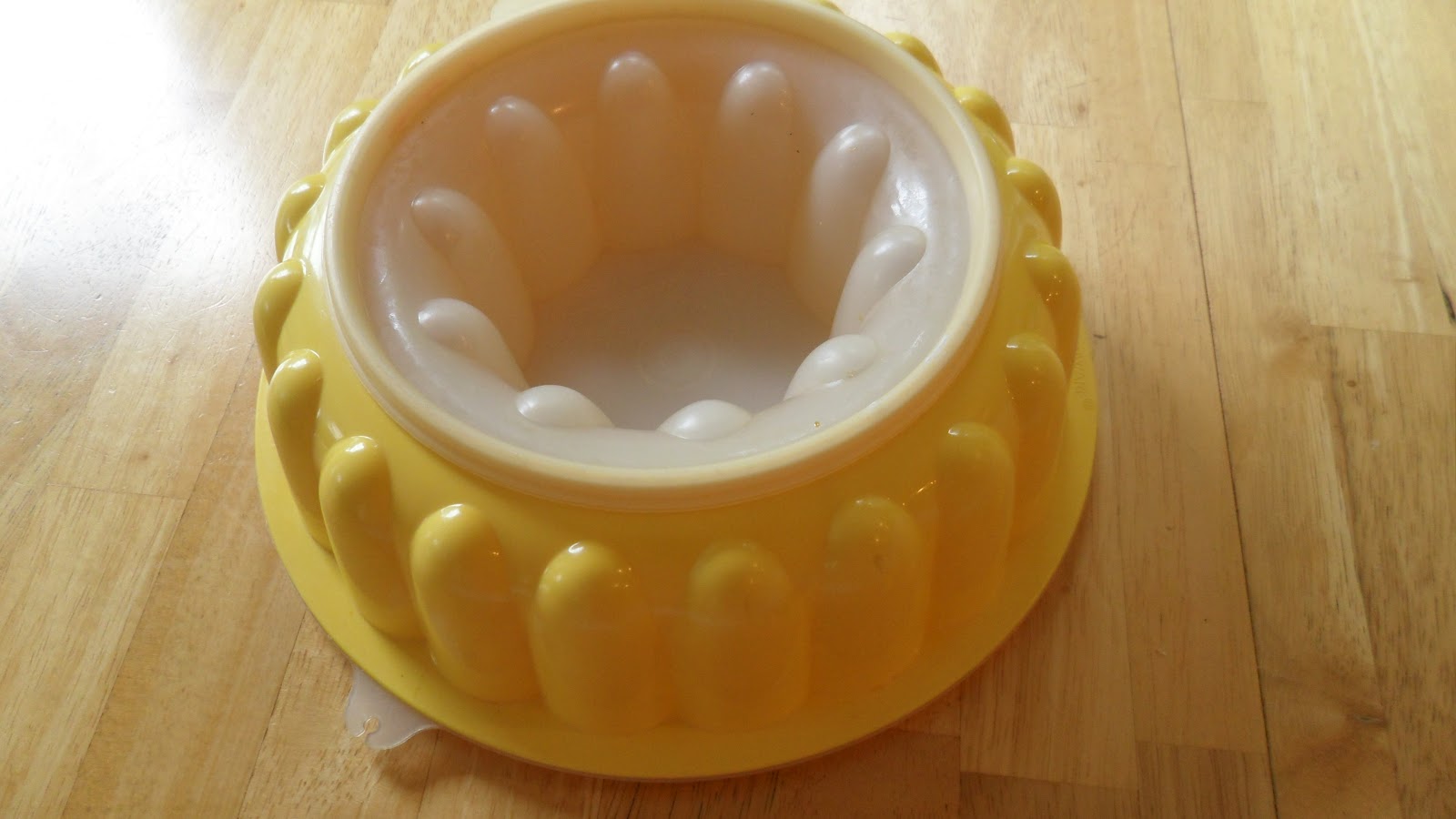 Gim's Delish Delights: Fruit & Cream Jello Ring