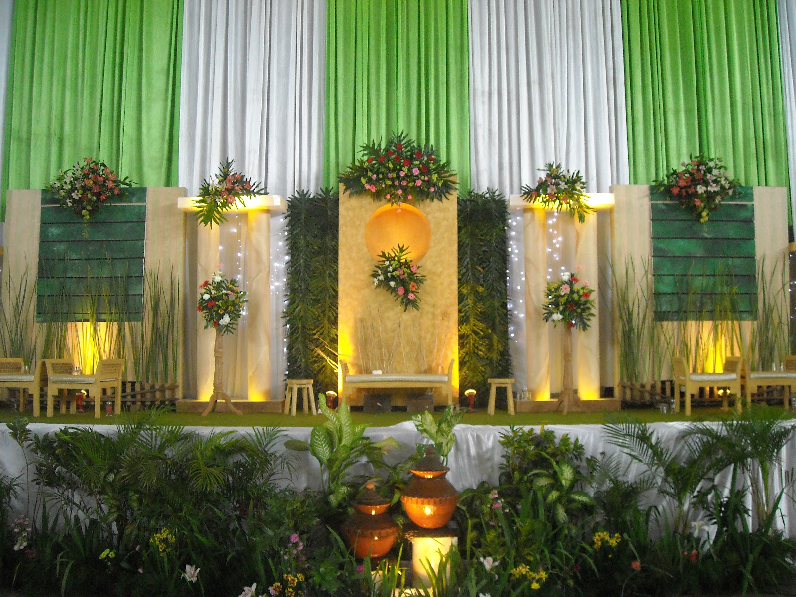 BUNGA DEKOR: DEKORASI MOTIF MODERN DI GEDUNG