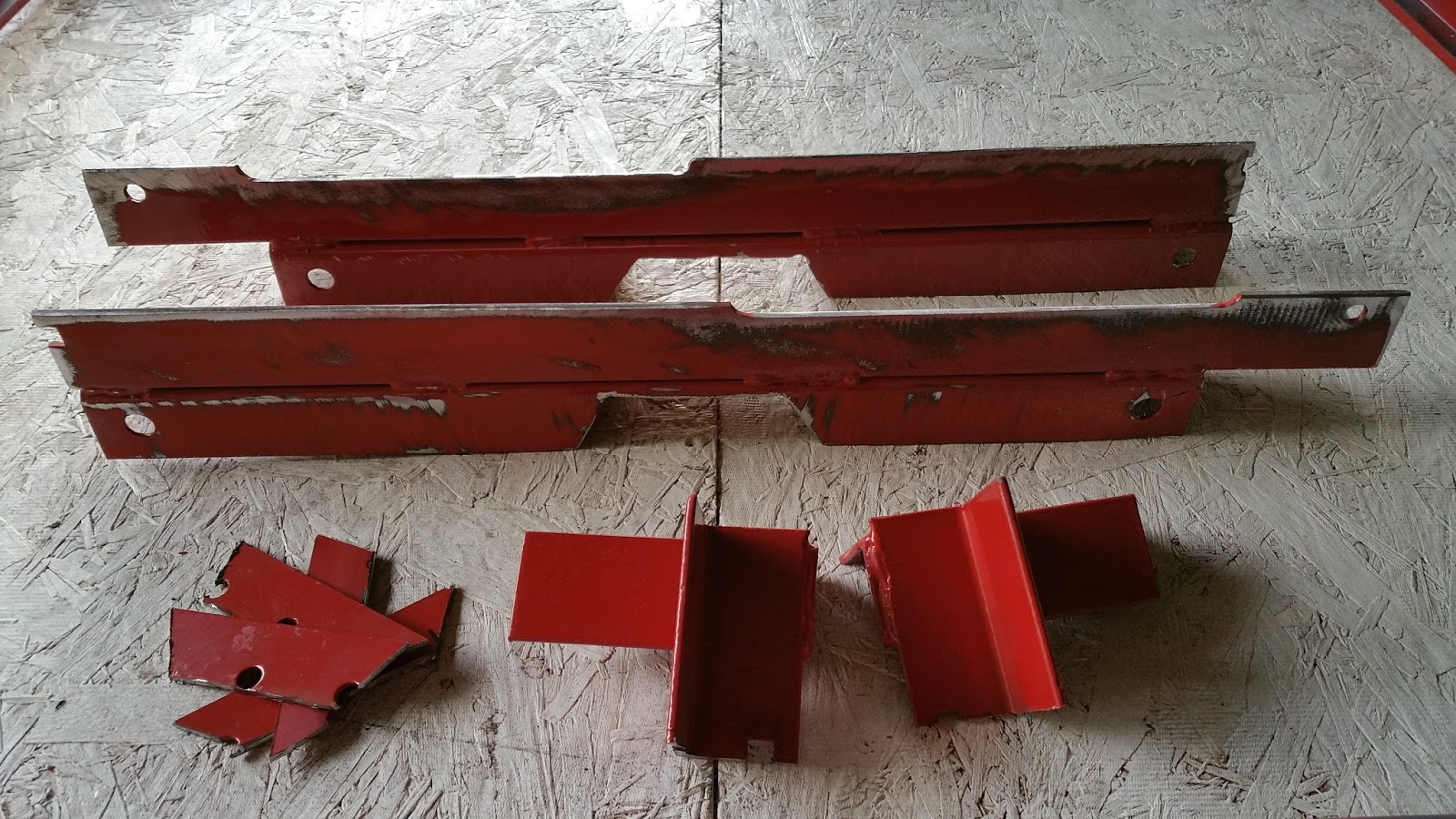 Jay's Teardrop Trailer: REAR SPRING MOUNTS