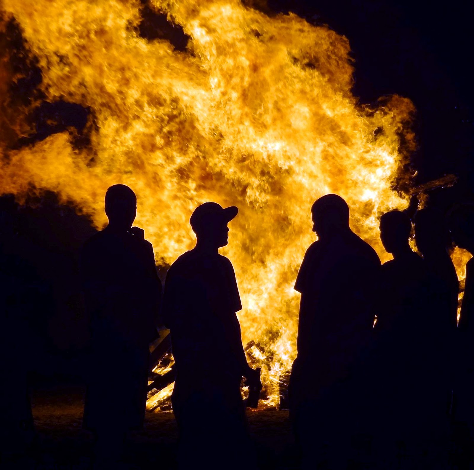 Joe's Retirement Blog: Bonfires and Fireworks, White Horse Beach ...