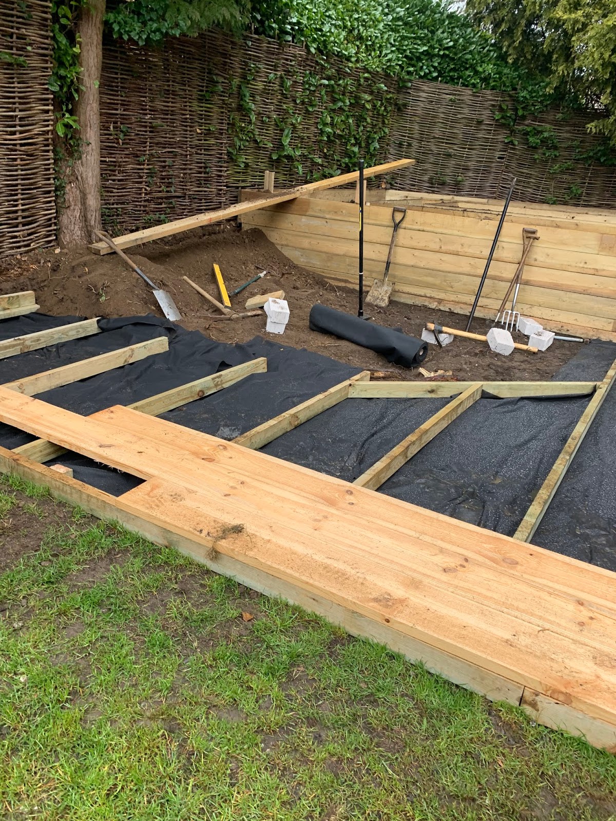 Garden // Building a Scaffold Board Deck & Clad Fence - Roses and Rolltops