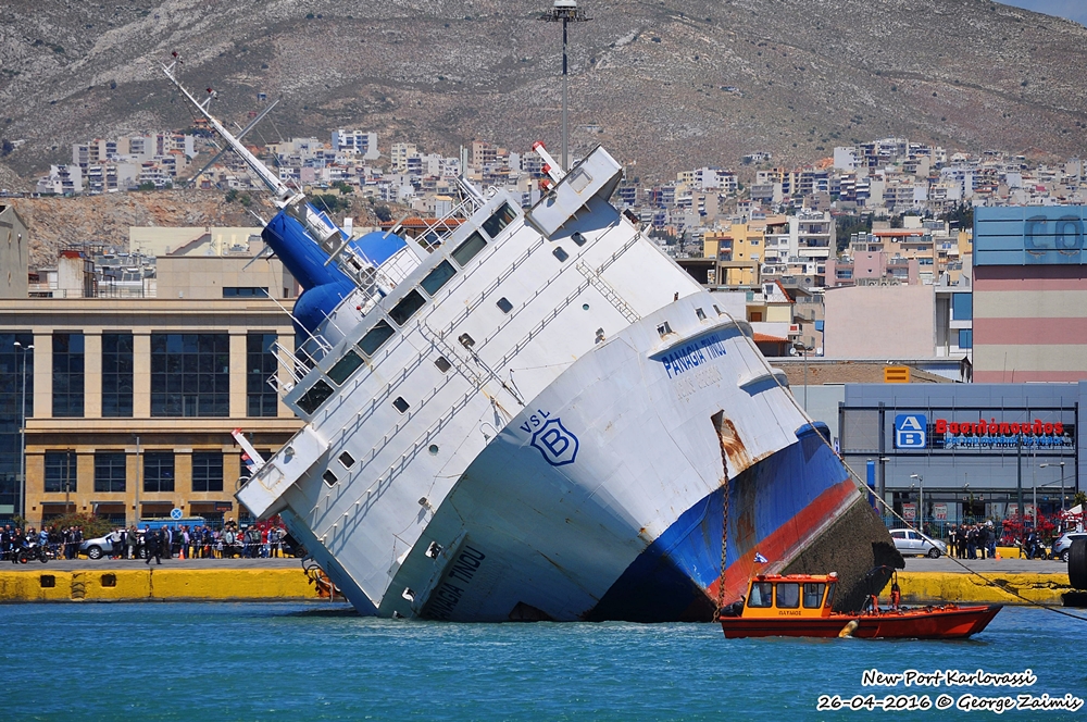 New Port Karlovassi: Σημερα ηταν το Παναγια Τηνου.... Αυριο ...