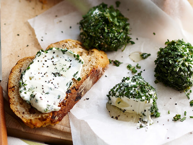 Walnut fruit bread with labne recipe | Arabic Food Recipes