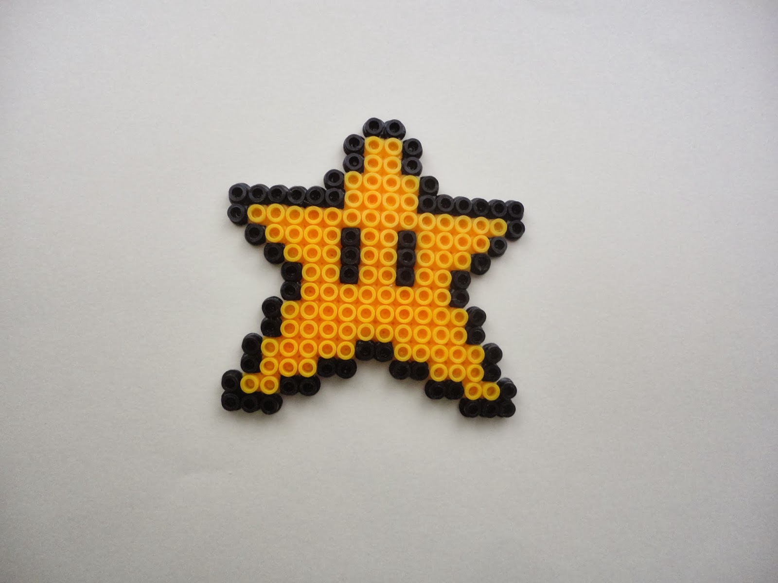 Pixel Art-E: Estrella de Mario Bros en Pyssla