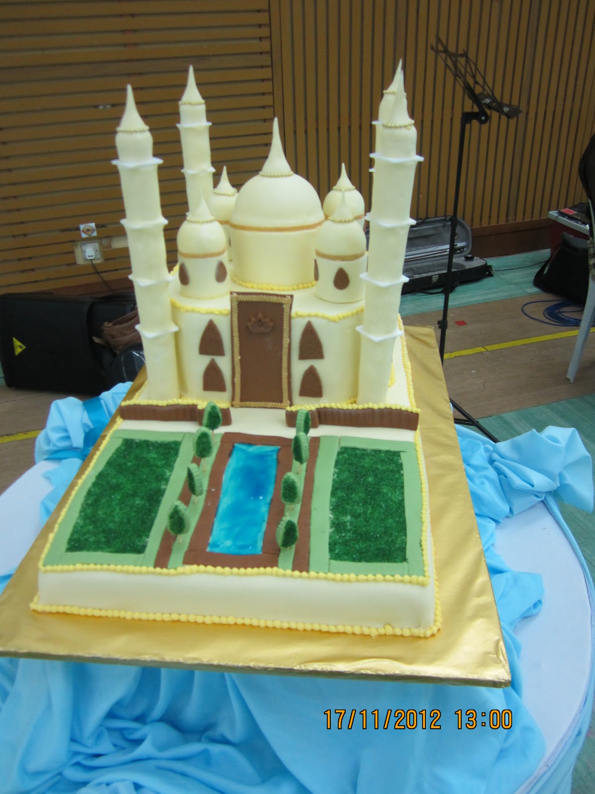 Azna's Wedding Cottage: The Taj Mahal Cake