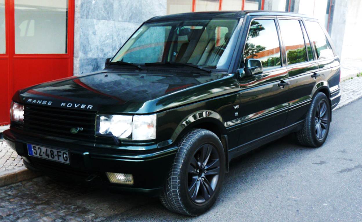 V8 SUPERCARS: RANGE ROVER 4.6 V8 HSE