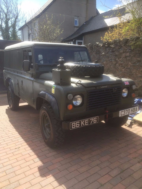 Landrover Defender: Ex Military Army Land Rover Defender 110 NATO