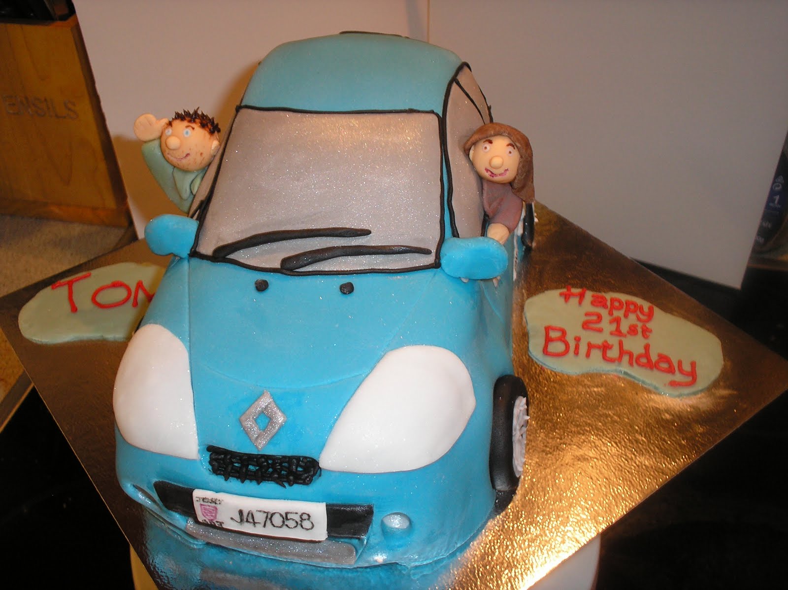 Nicky's Cakes: Renault Clio Sport Cake