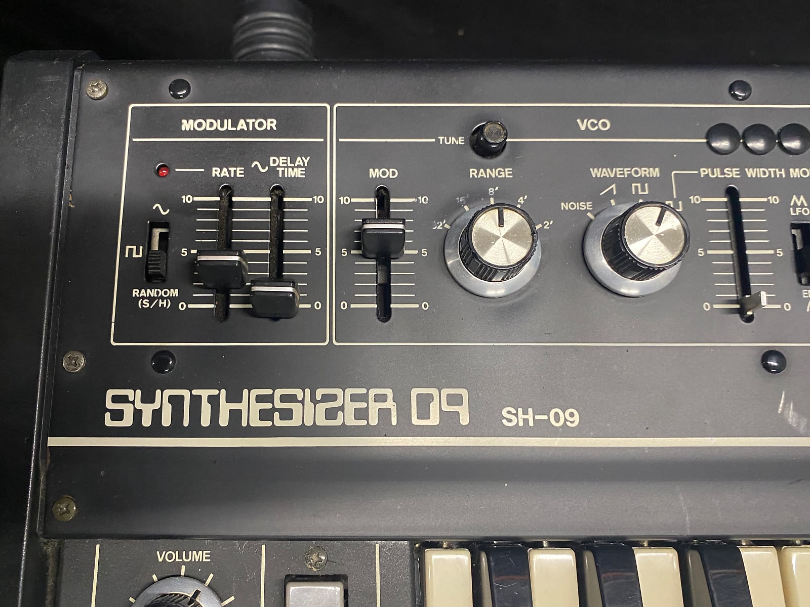 MATRIXSYNTH: Steve Linsey’s Roland Synthesizer 09 SN 003872