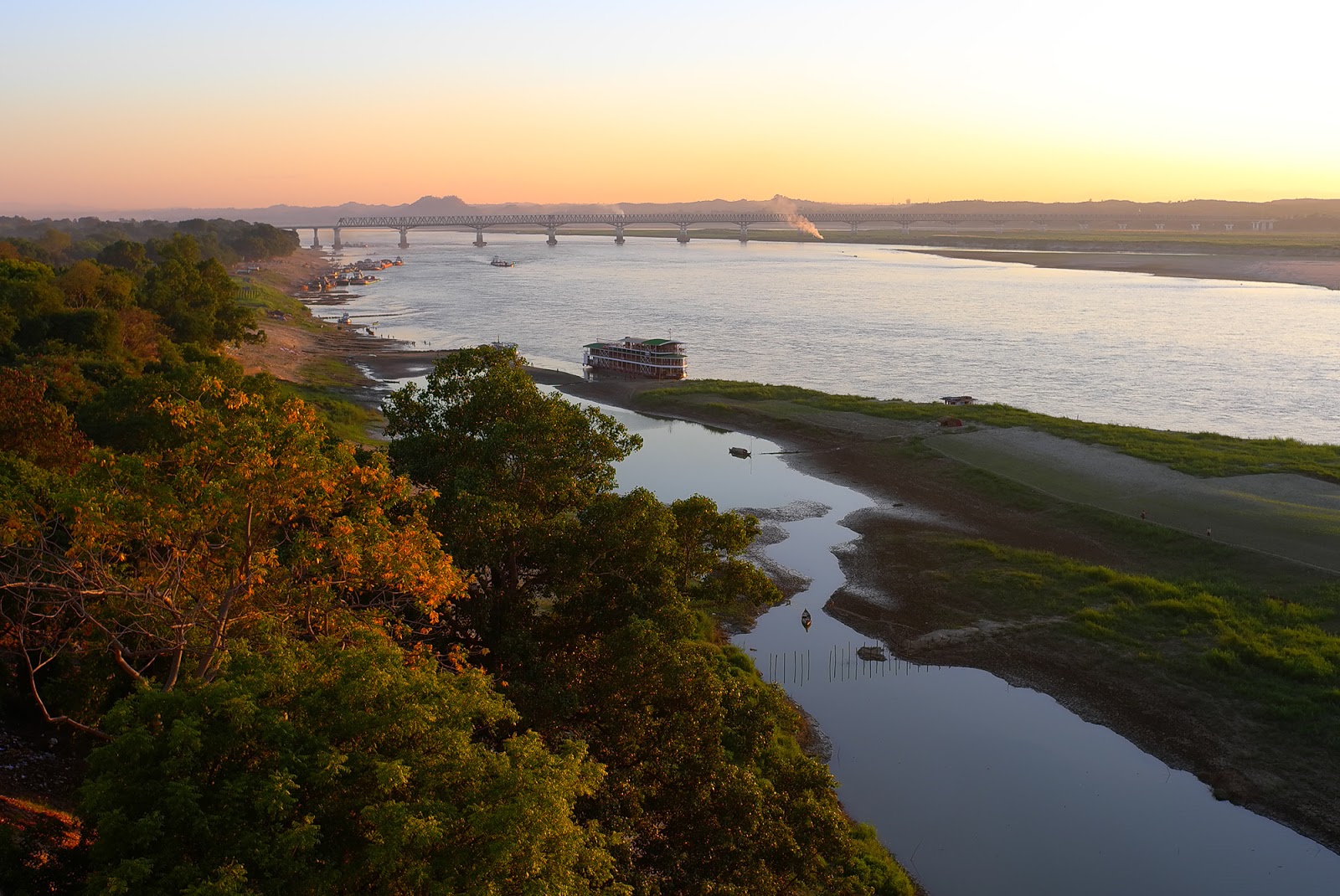The Rolling Road : The Irrawaddy Flotilla Company