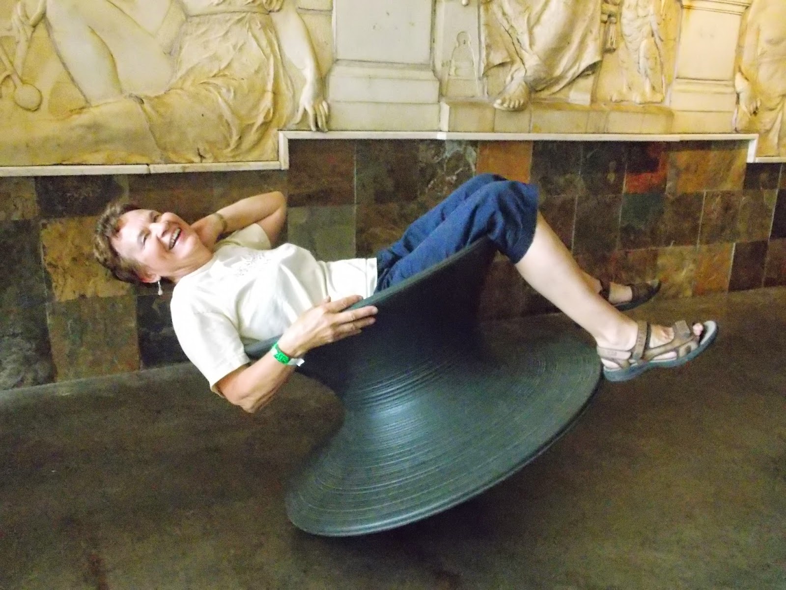 These spinning top seats at the Mesa Art Center. : r/mildlyinteresting