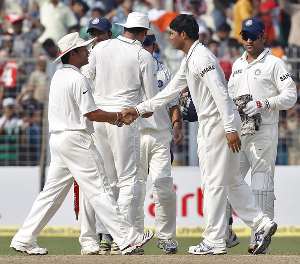 Photos-MS Dhoni in action on day4 of second test match | CRICKETROXX