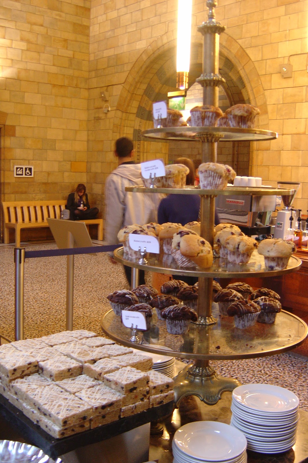 Great Cafes: Cakestands - No need to get married
