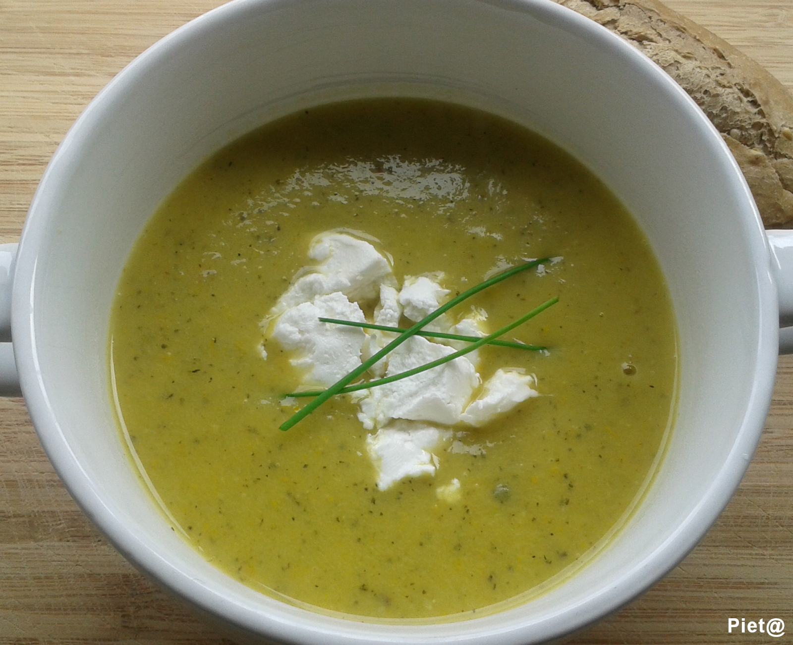 Pieta's hapjes: Courgettesoep met geitenkaas