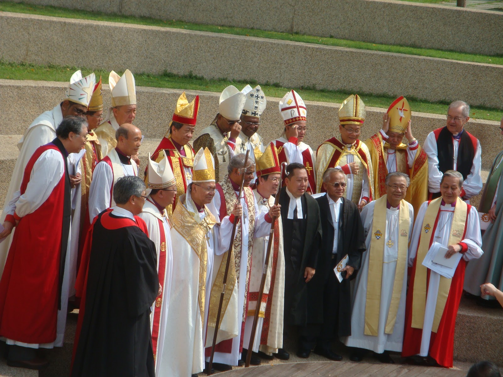 Travelin' Asian: RENNIS PONNIAH: NEW BISHOP OF SINGAPORE