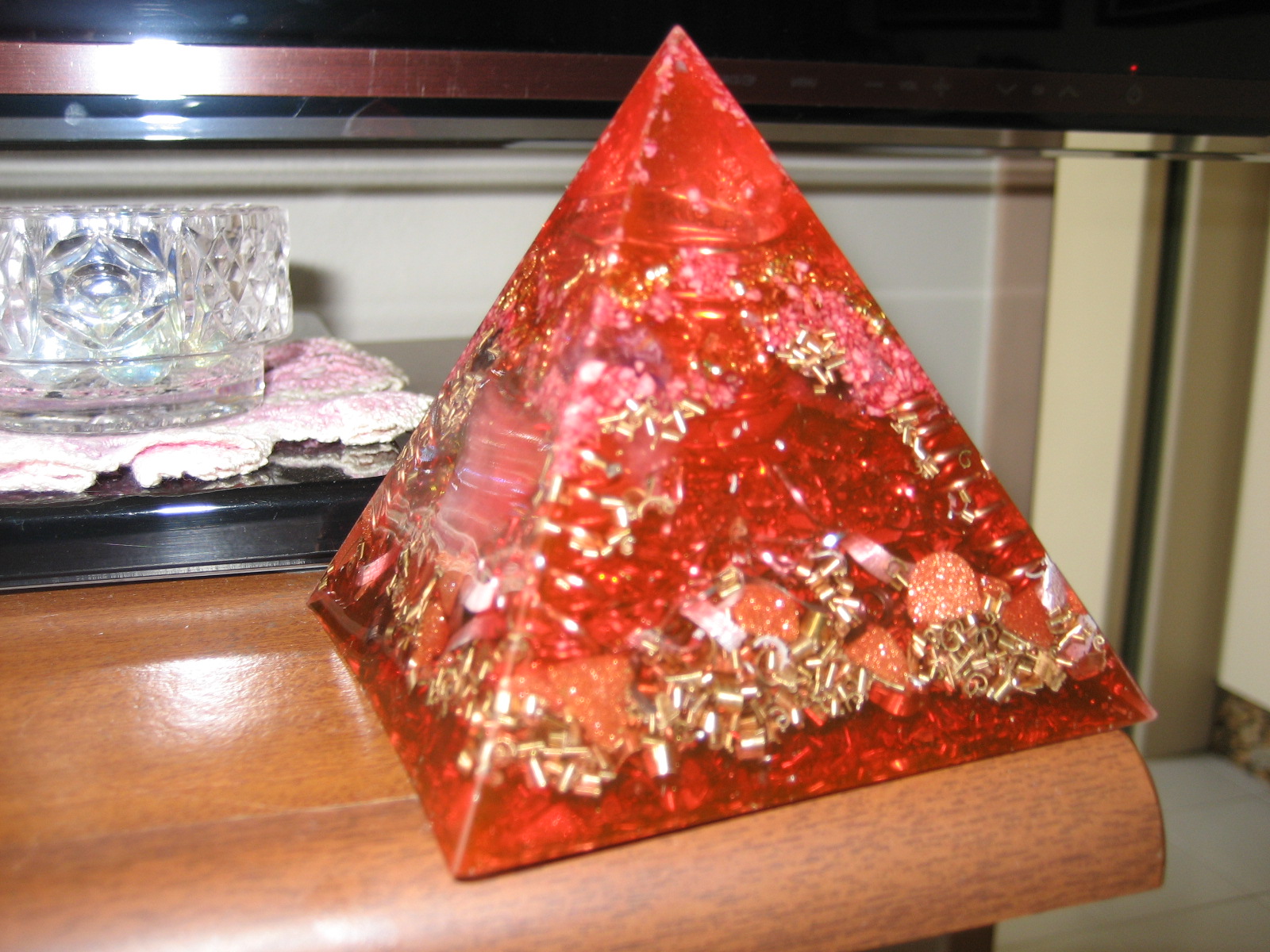 Orgonitas Yusmi: Piramides de orgonita