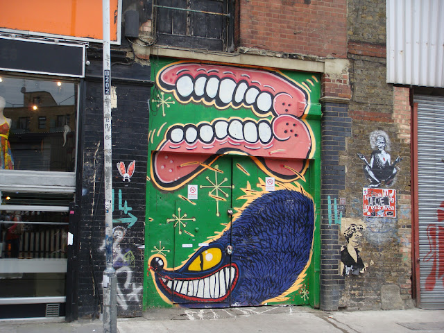 Street Art By ArtFlyMovie: SWEET TOOF - Street Art from London