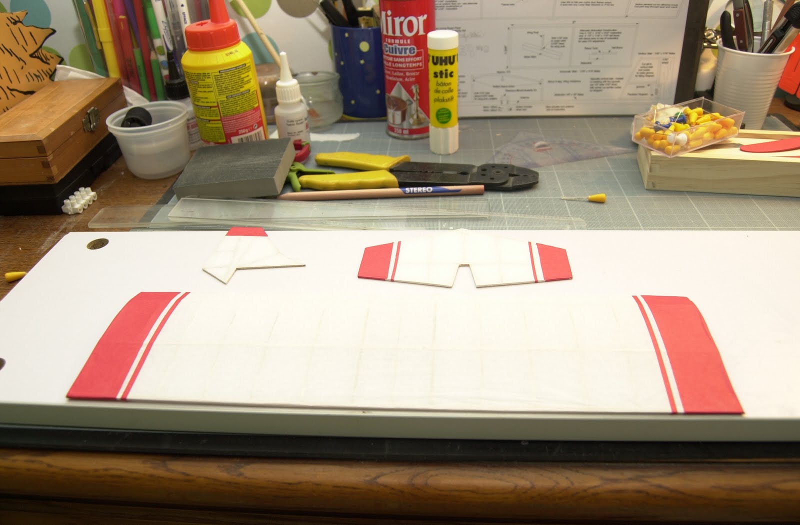 Stick 'n Tissue - Modélisme Vol Libre: Le Lacey M10 - 1er Réalisation