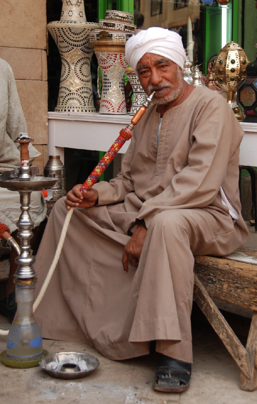 Egito Antigo: ARGUILE (NARGUILÉ)