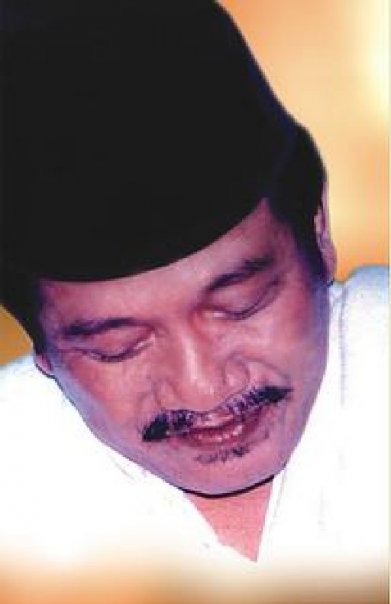 KH. HAMIM TOHARI DJAZULI (GUS MIEK)