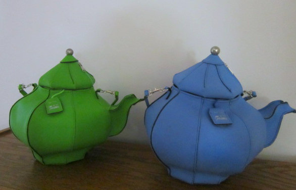 Relevant Tea Leaf: Teapot Purses