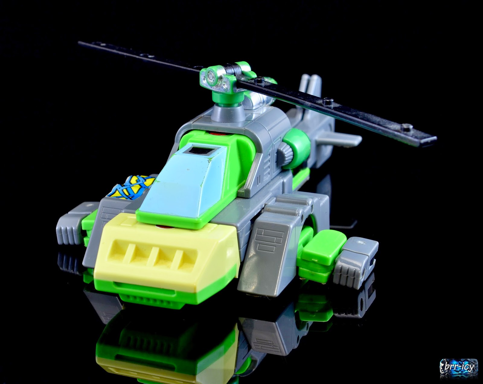 Brr-icy's Transformers Reviews: Autobot Triplechangers: Broadside ...