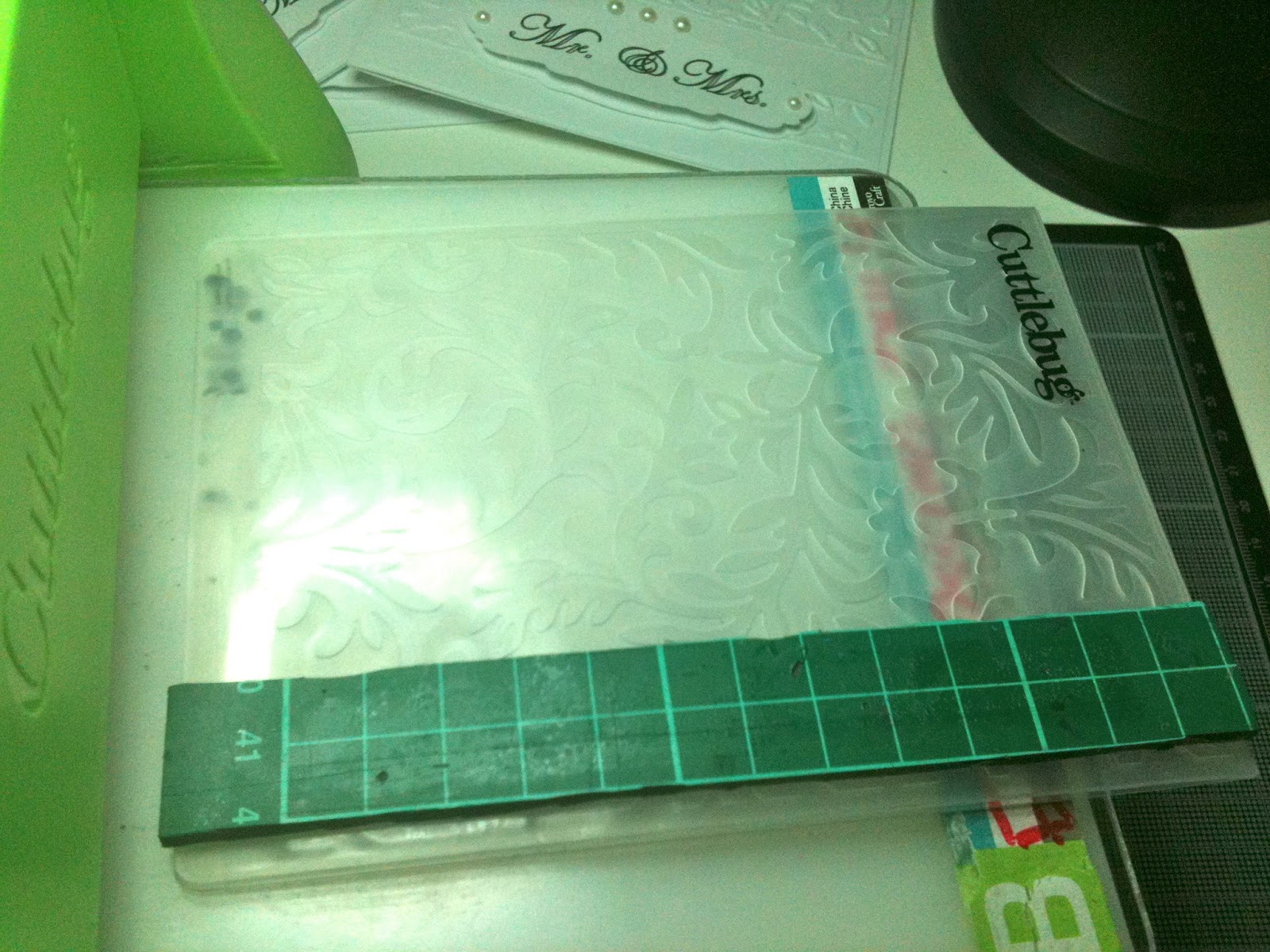 Sarah's Craft: How to emboss a strip using a Cuttlebug