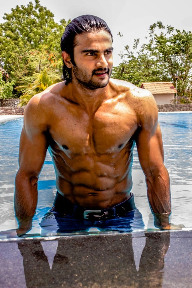 Vijay Six Pack Body In Thuppaki