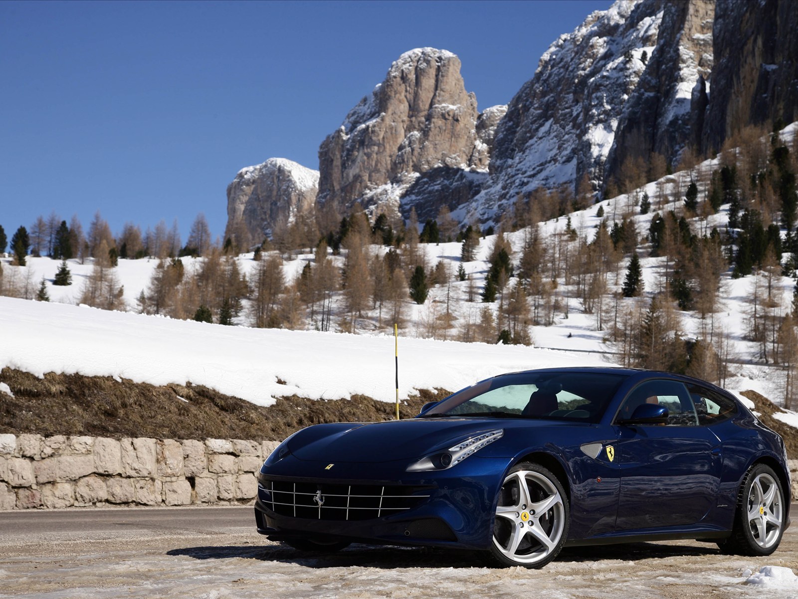 Car Pictures: Ferrari FF 2012