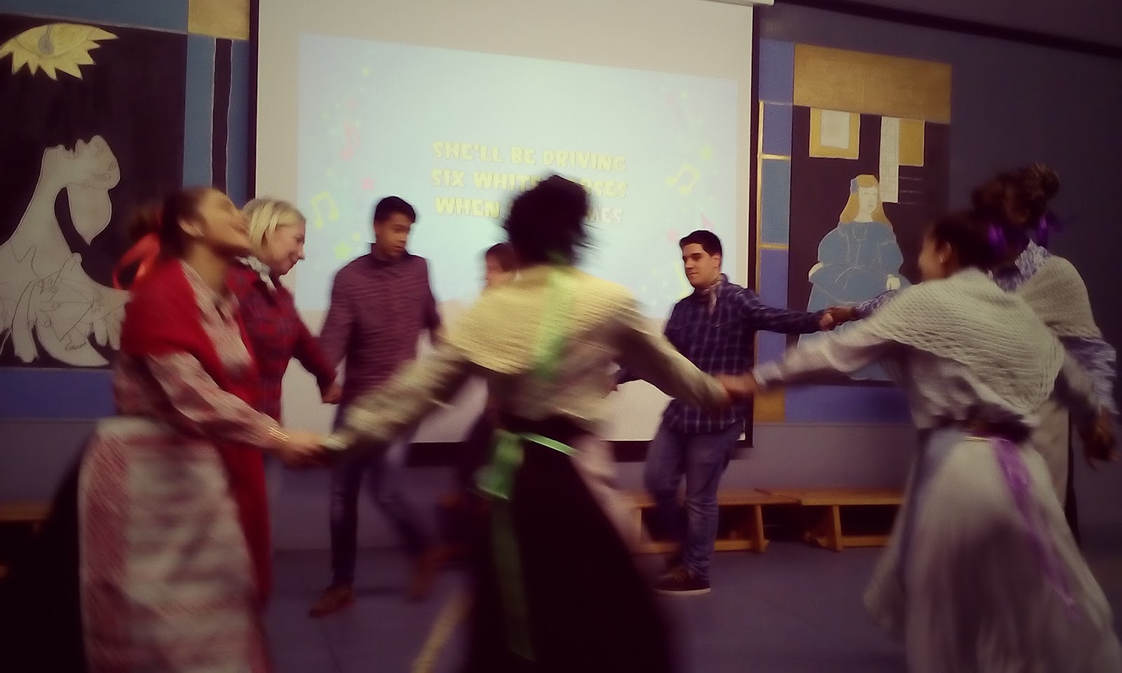 Click on: TRADITIONAL AMERICAN SQUARE DANCING @ "RAFAEL DIESTE" [7th CW]