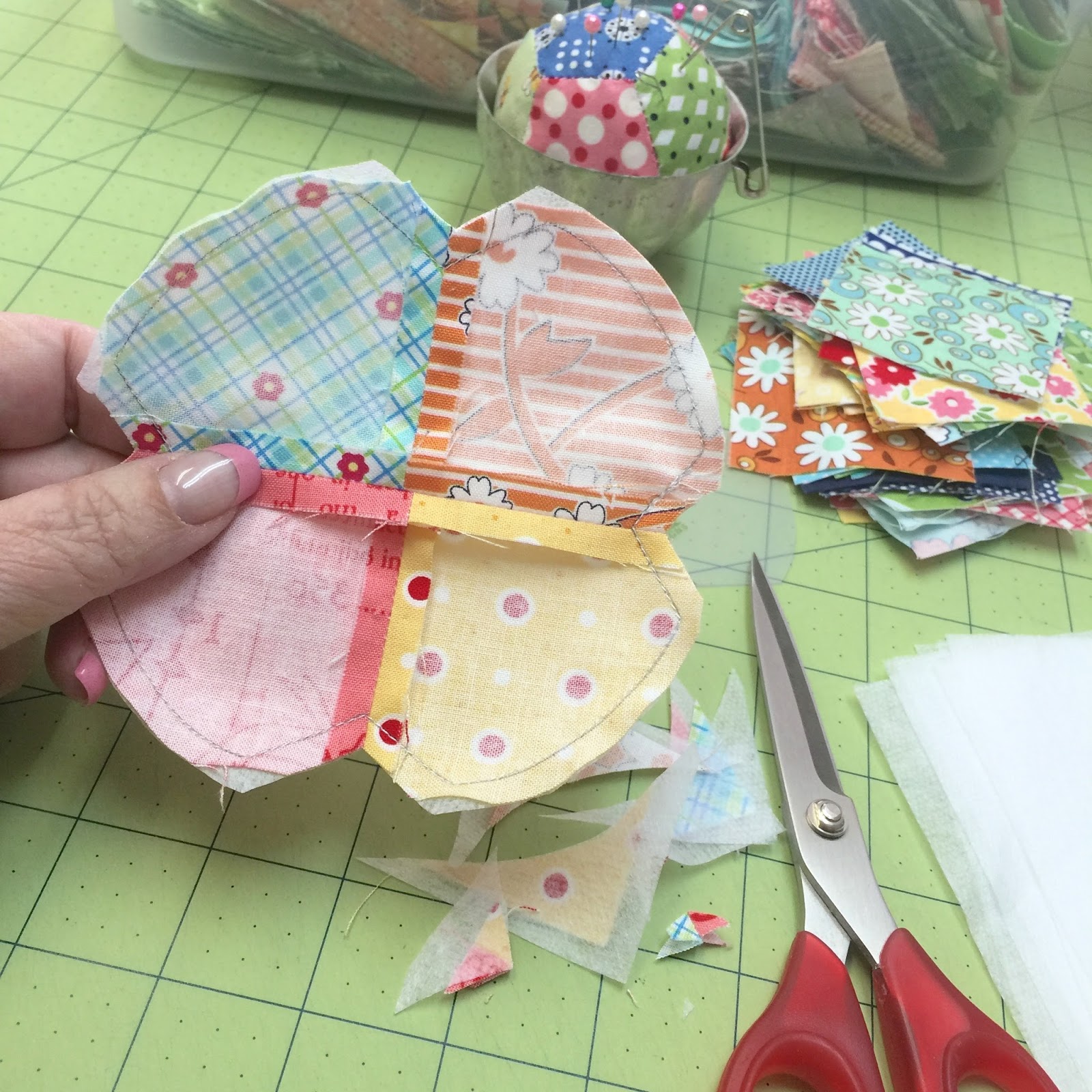 NEW!!! - Tutorial on Making Patchwork Flowers and Leaves with the Sew ...