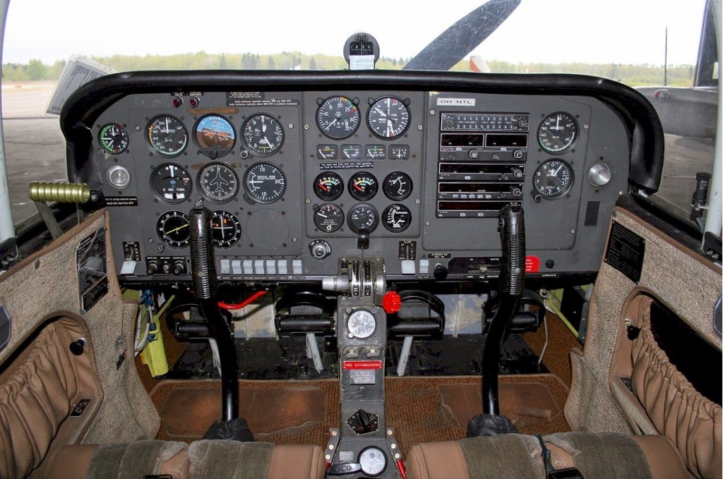 AIRPLANE SCALE MODELKIT: FFA AS-202 Bravo
