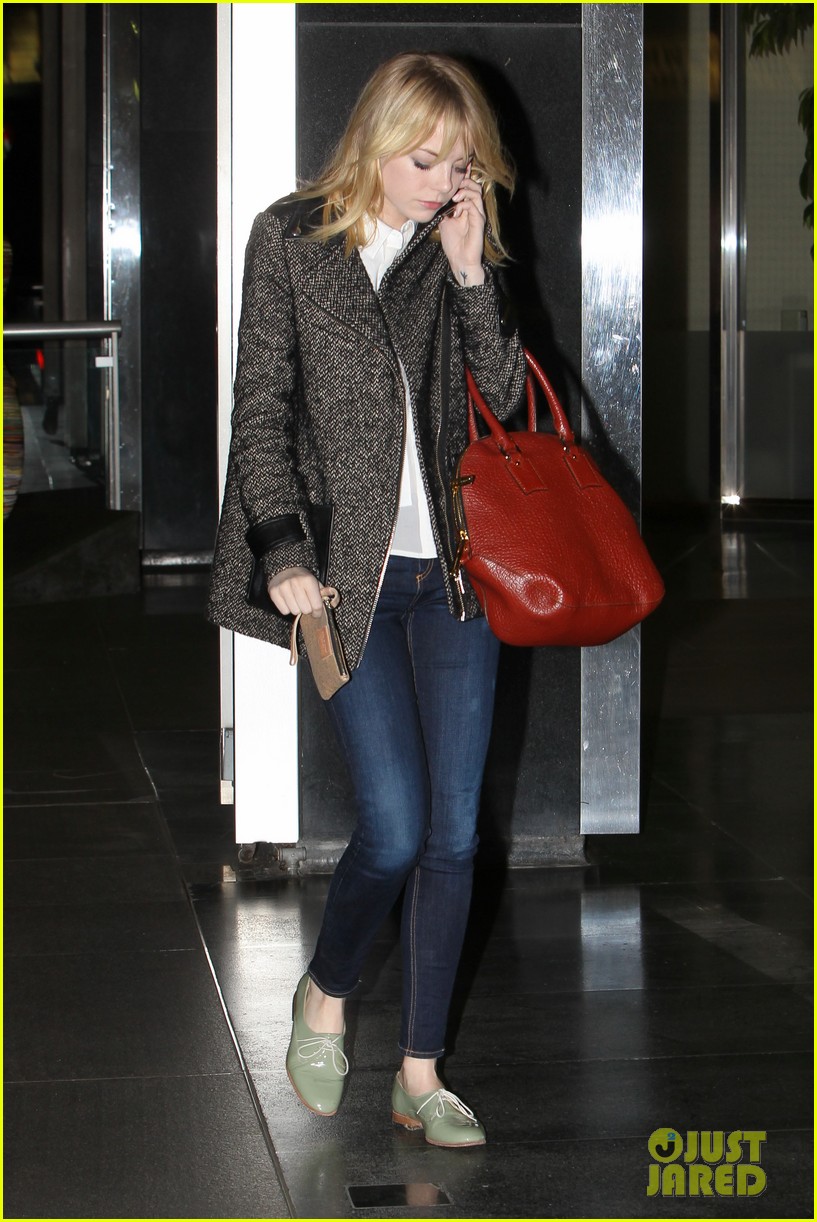 The Flats Blog: Emma Stone in cute grey flats