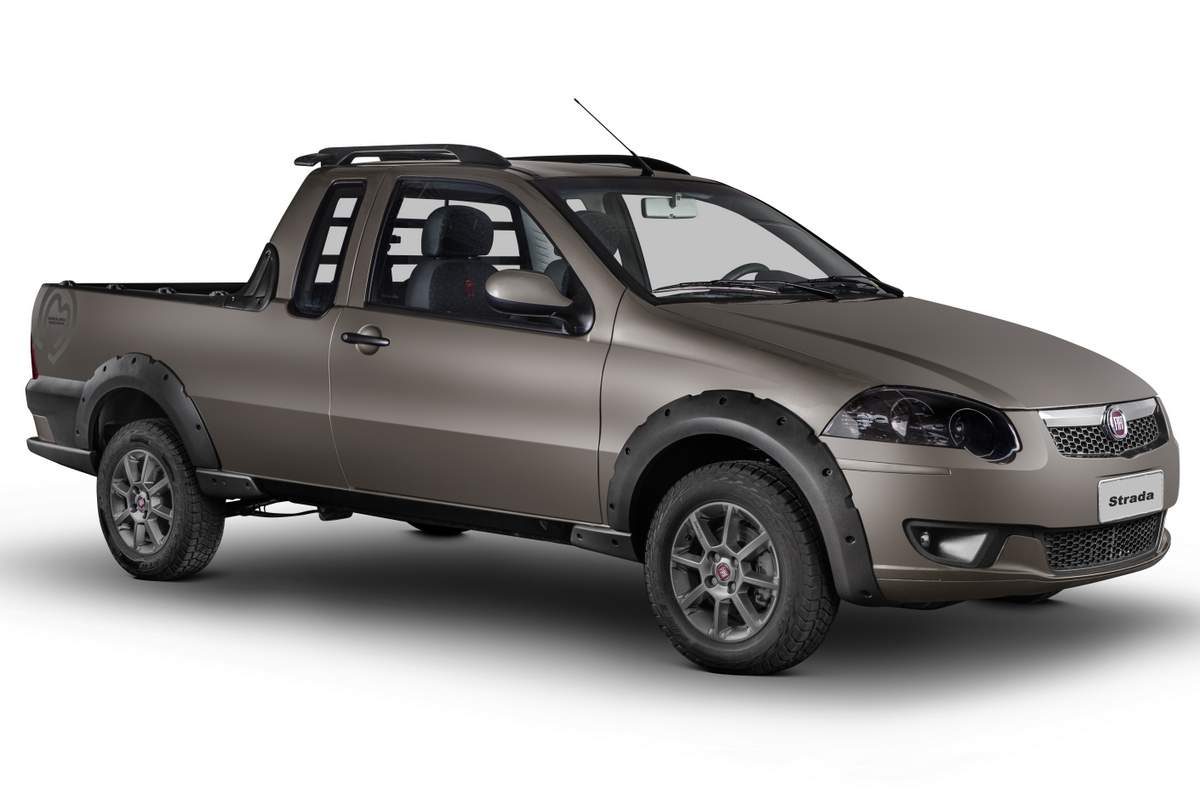 Fiat Strada Manga Larga Marchador: fotos e preços