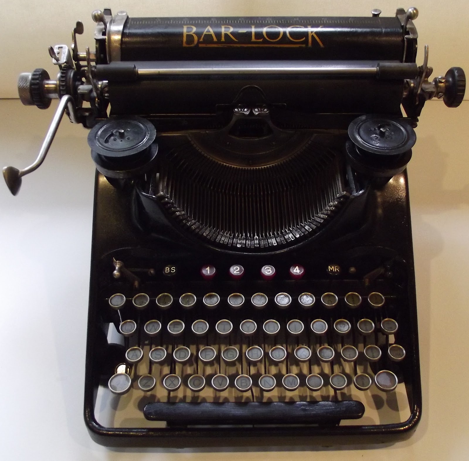 oz.Typewriter: The Bar-Lock Portable Typewriter