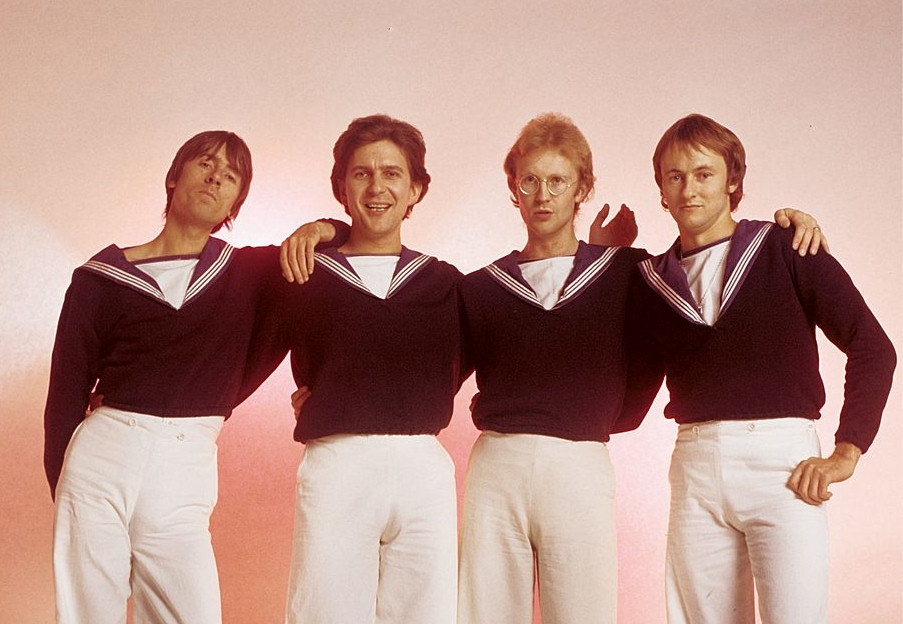 Avengers in Time: 1975, Music: "Sailor"