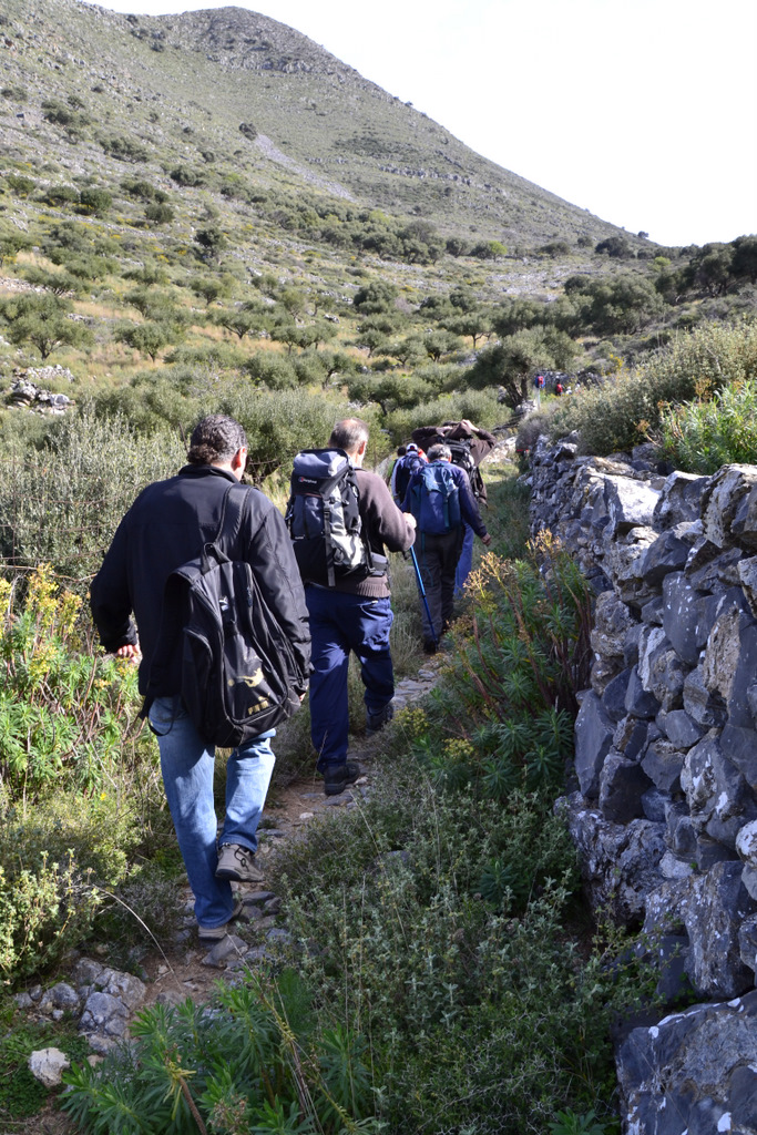 EXPLORE MOUNTAINS: ΠΕΖΟΠΟΡΙΑ ΝΕΑΠΟΛΗ-ΜΟΝΟΠΑΤΙ ΠΡΟΣ ΚΟΥΡΟΥΝΕΣ-ΑΡΧΑΙΑ ΔΡΗΡΟΣ