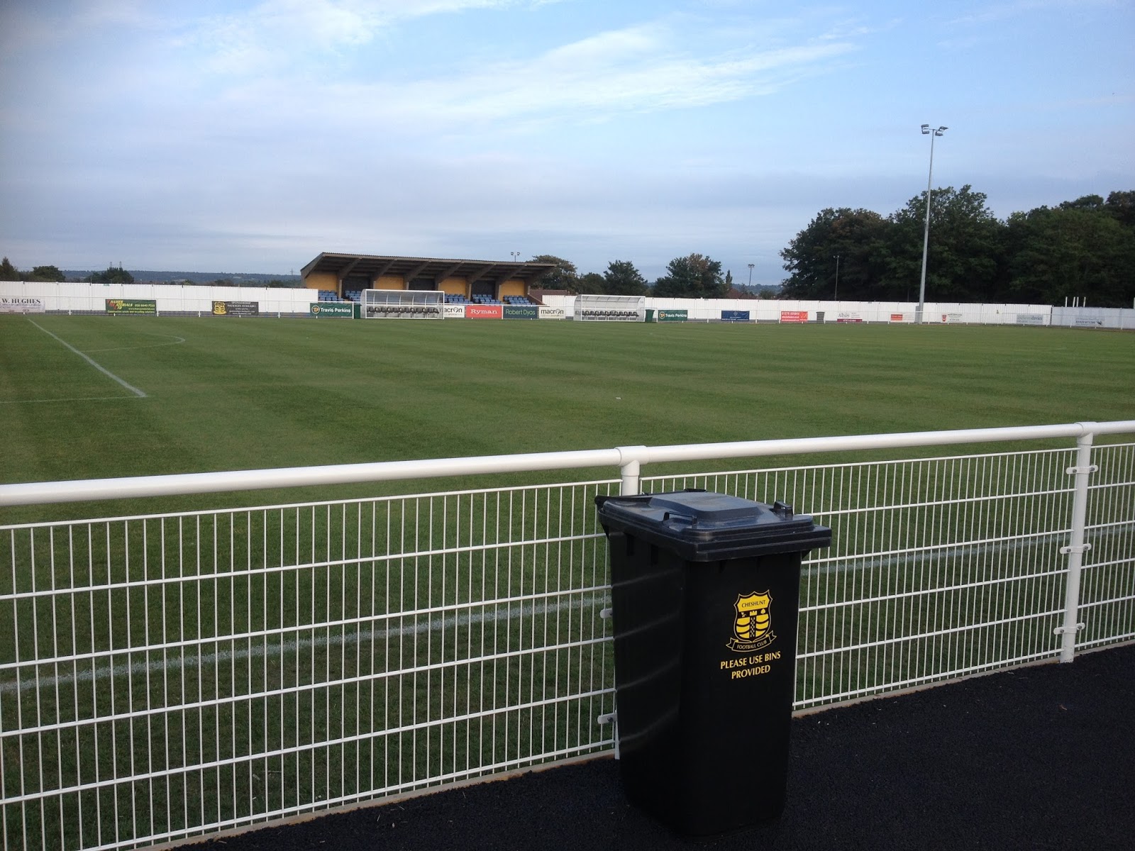 The Ground Junkie!: Feeling like Bucharest in - Cheshunt (FC Romania)