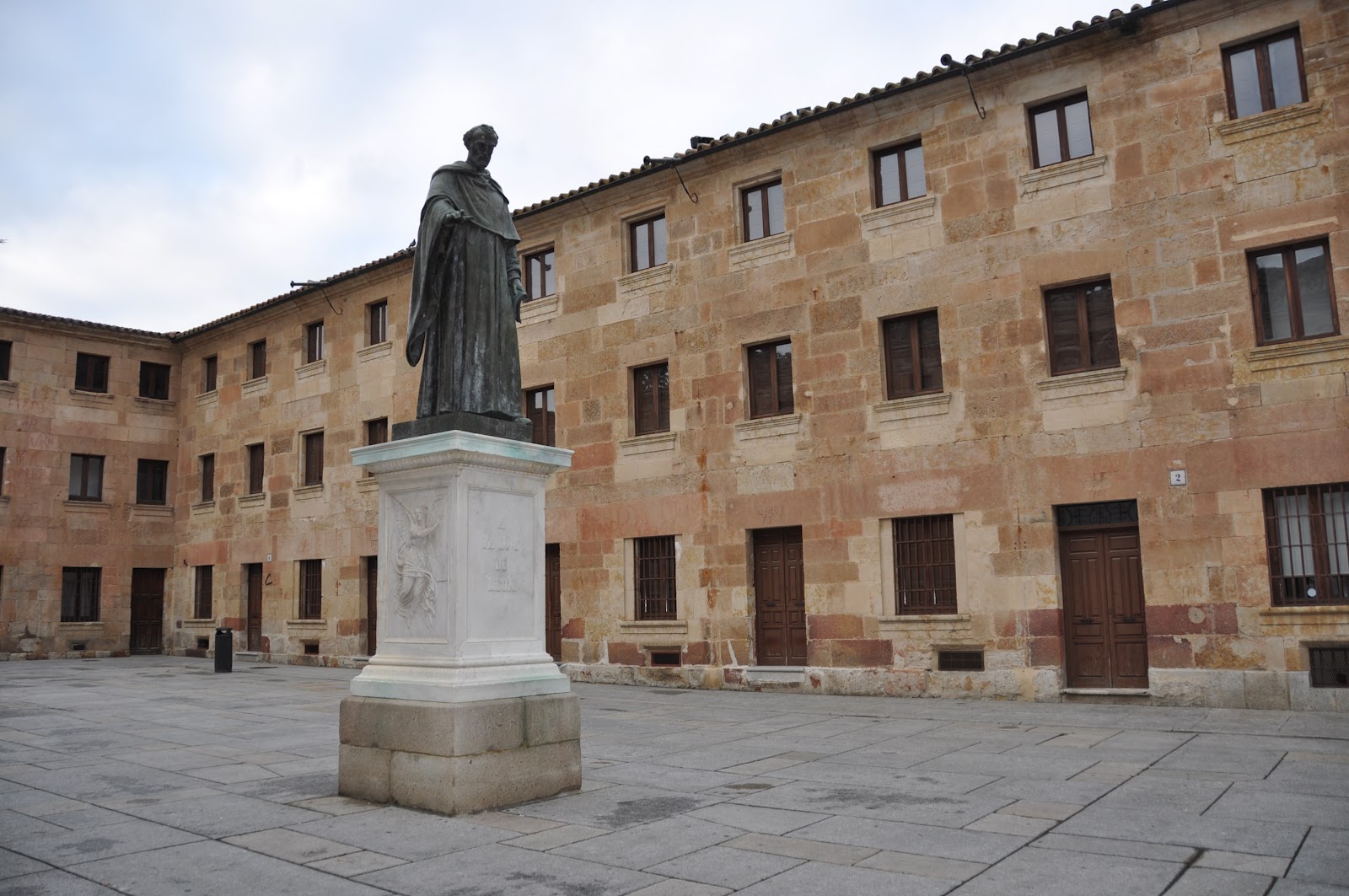 La rana más famosa de Salamanca ~ El LoBo BoBo,... un blog de viajes
