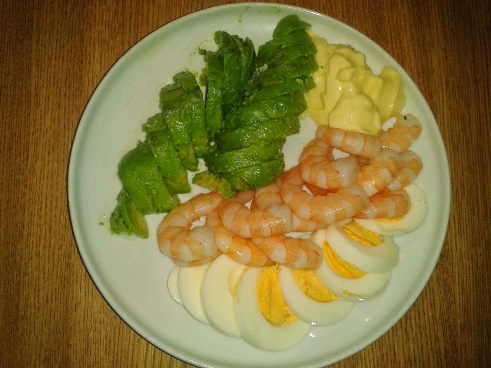 LCHF Eesti: Hommikusöök - avokaado, krevett, muna, majonees