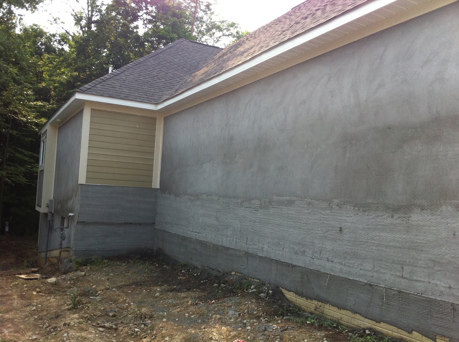 Chad's Workshop: More stucco and paint