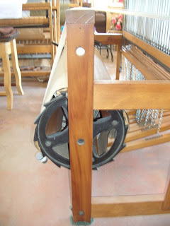 Cat Brysch Creations Studio: It is a Structo Artcraft Loom!