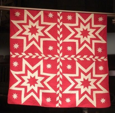 Selvage Blog: Red and White Star Quilts