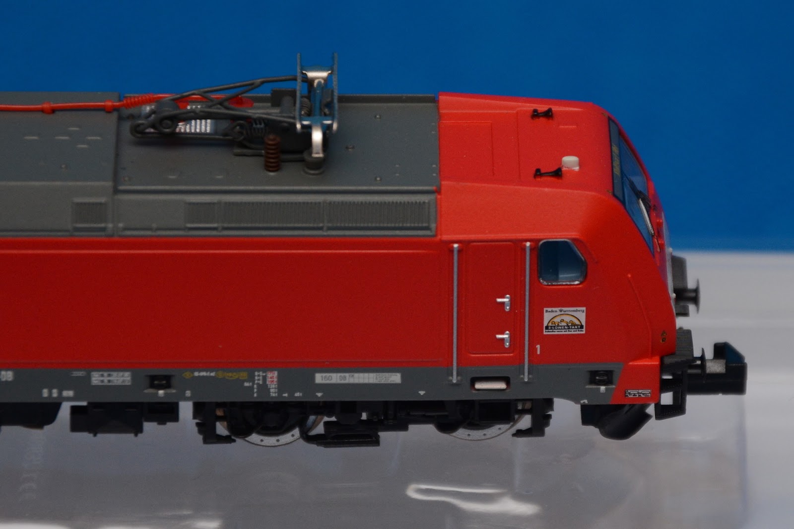 My Miniature Worlds: Trix 11140, N-scale passenger train digital ...