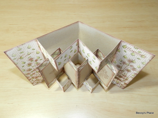 Beccy's Place: Tutorial - Concertina Cards