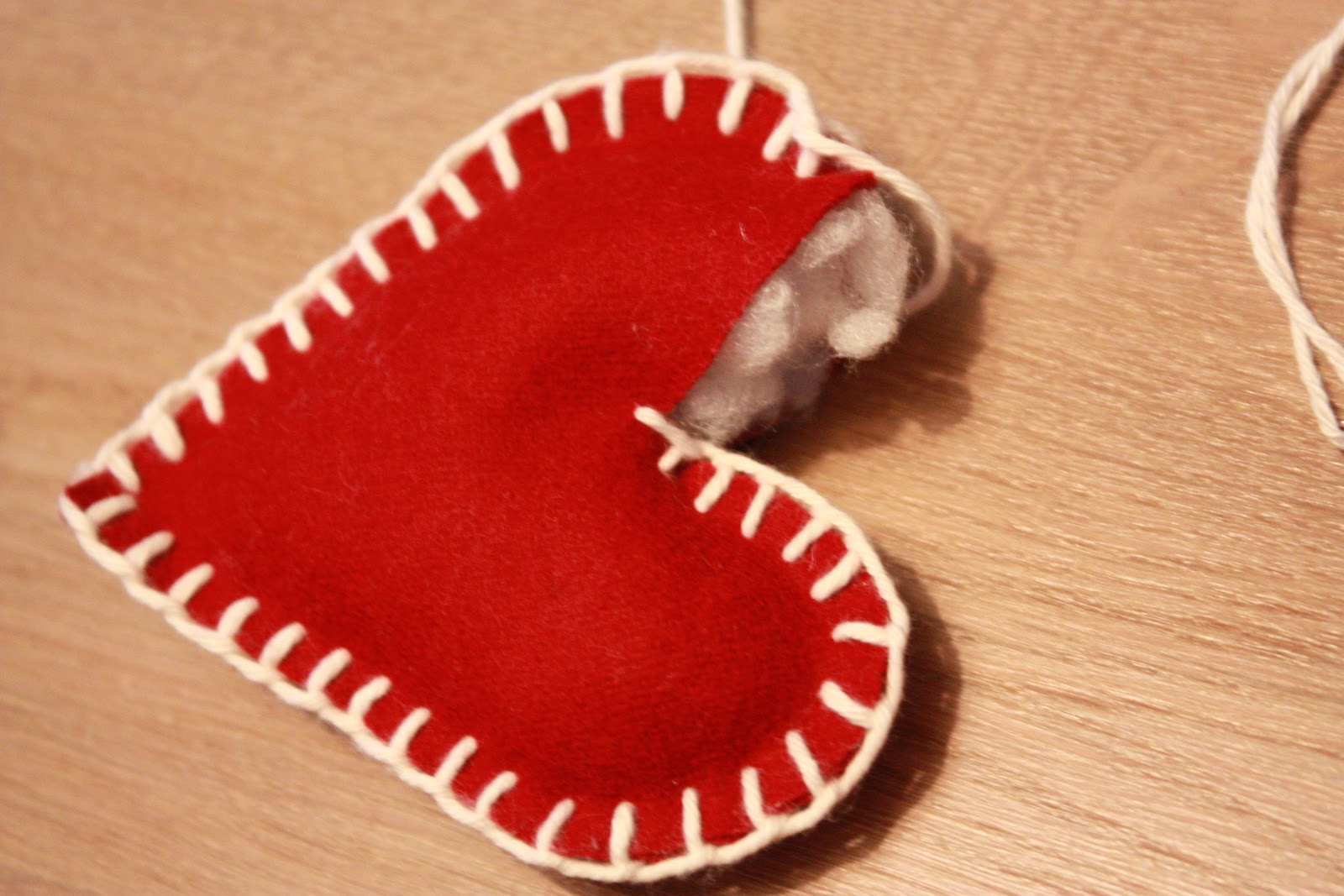 Vivian`s små gleder!: 7 dager igjen og sy selv hjerter.