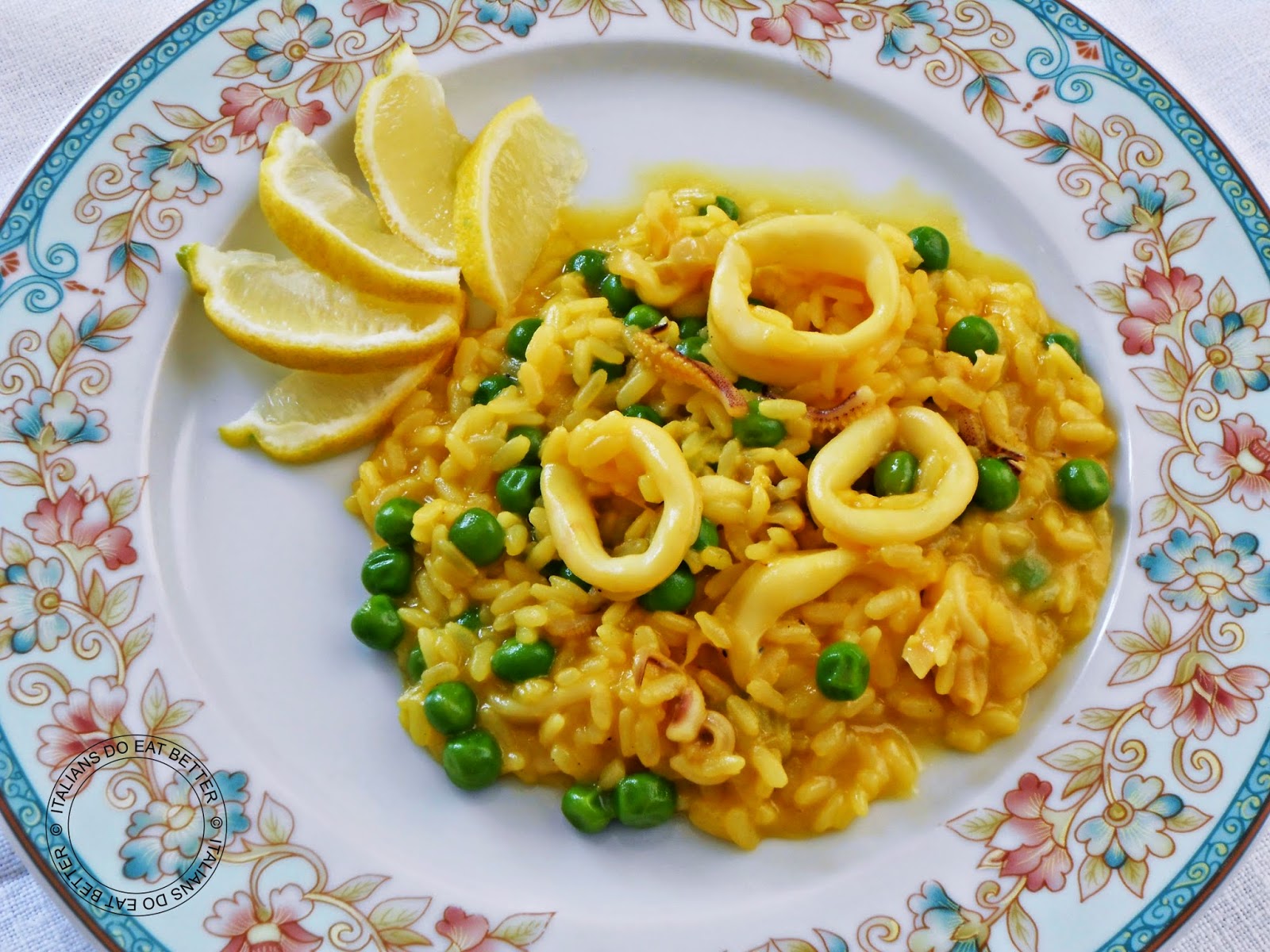 RISOTTO CON CALAMARI, PISELLI E ZAFFERANO - ITALIANS DO EAT BETTER