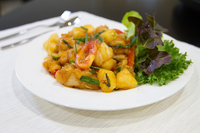 j-lek: Fried Dolly Fish with Sweet and Sour Sauce